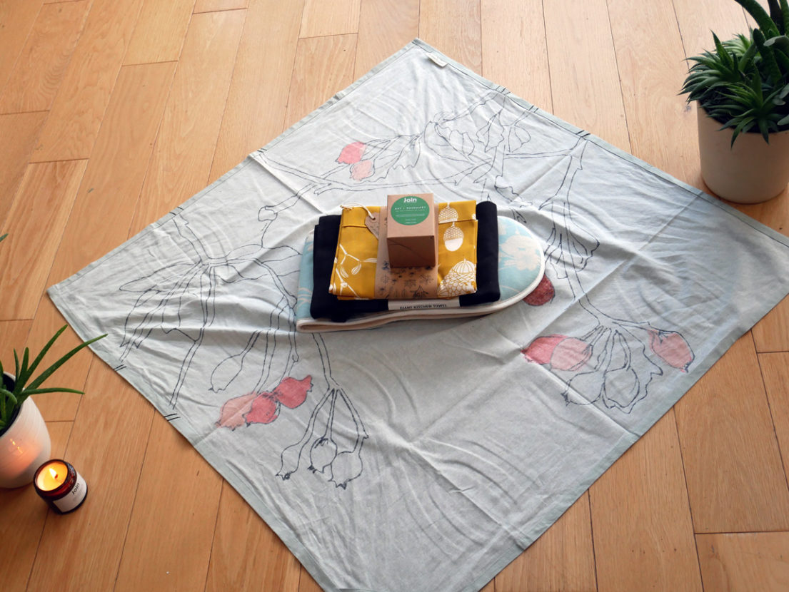 How to make a knot wrap - Japanese Furoshiki wrap - Chalk & Moss